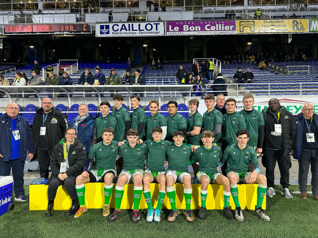 Les M19 ans du Rugby Clermont La Plaine ramasseurs de balle de ASM vs ...